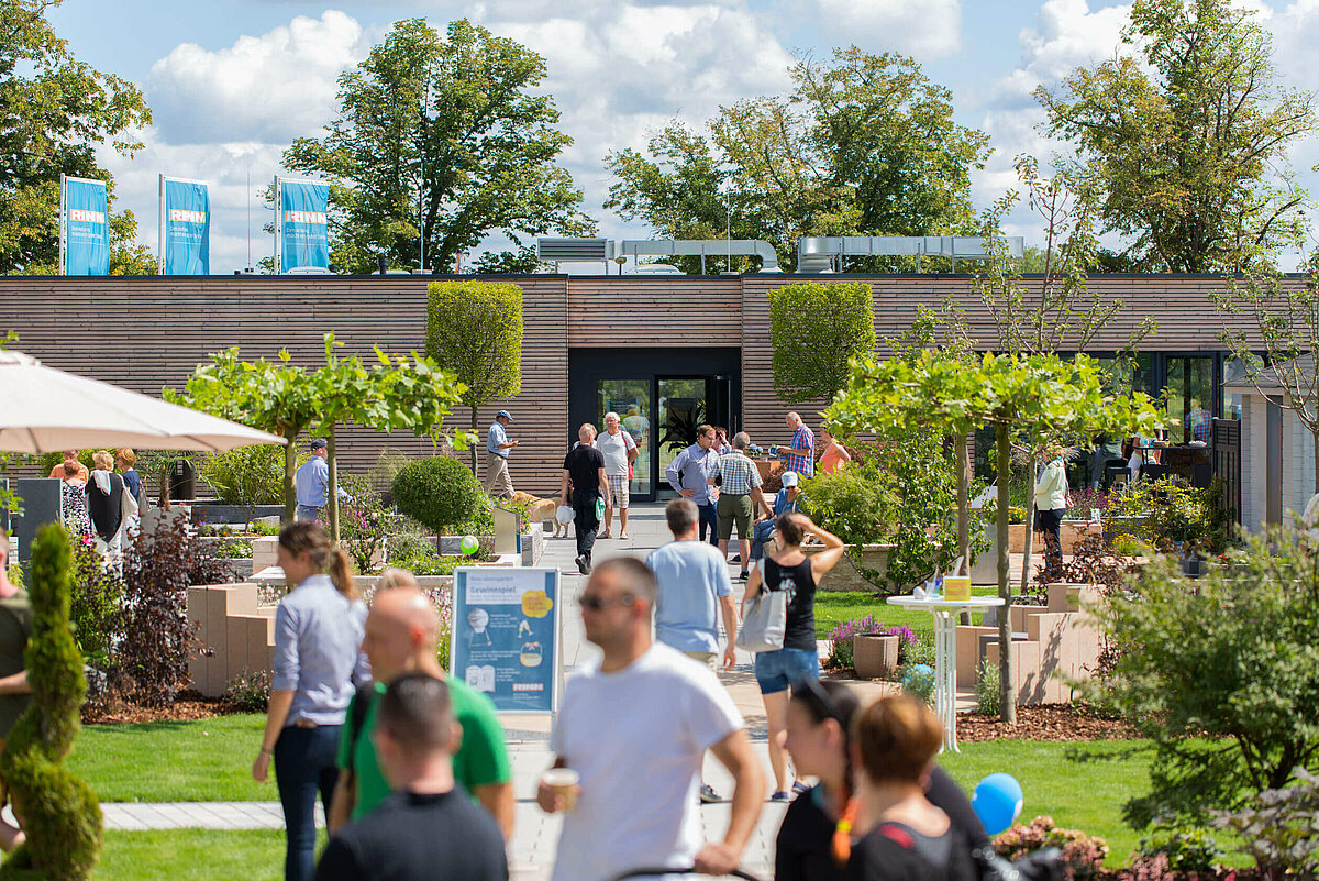 Rinn in den Gar­ten