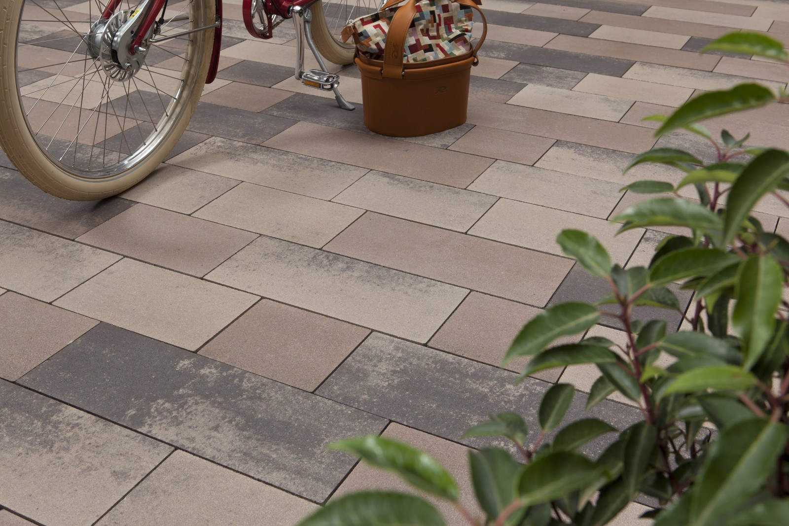 Padio® Pflastersteine für die moderne Gestaltung von Hof und Einfahrt