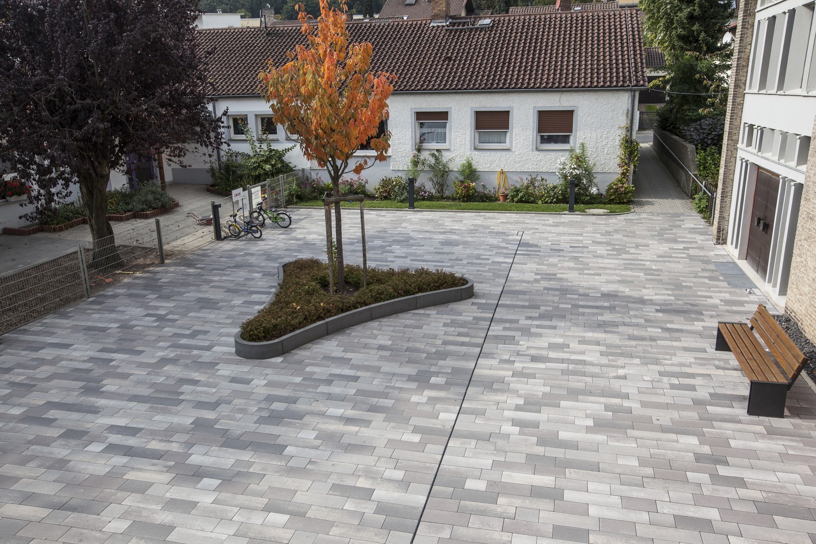 Elegantes Padio® Pflaster für Flächengestaltung im öffentlichen Raum